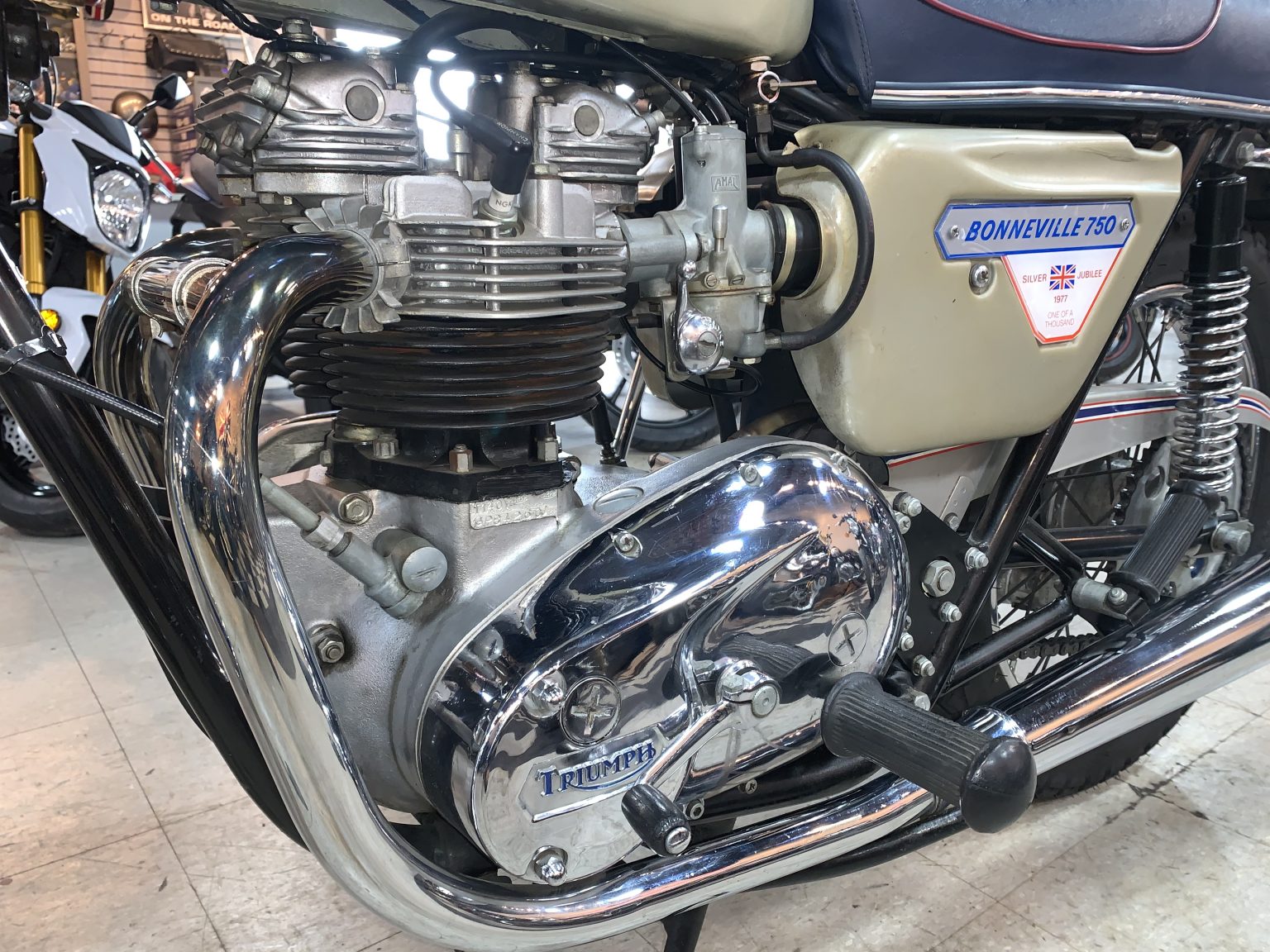 1977 triumph t140 left engine – The Motorcycle Shop